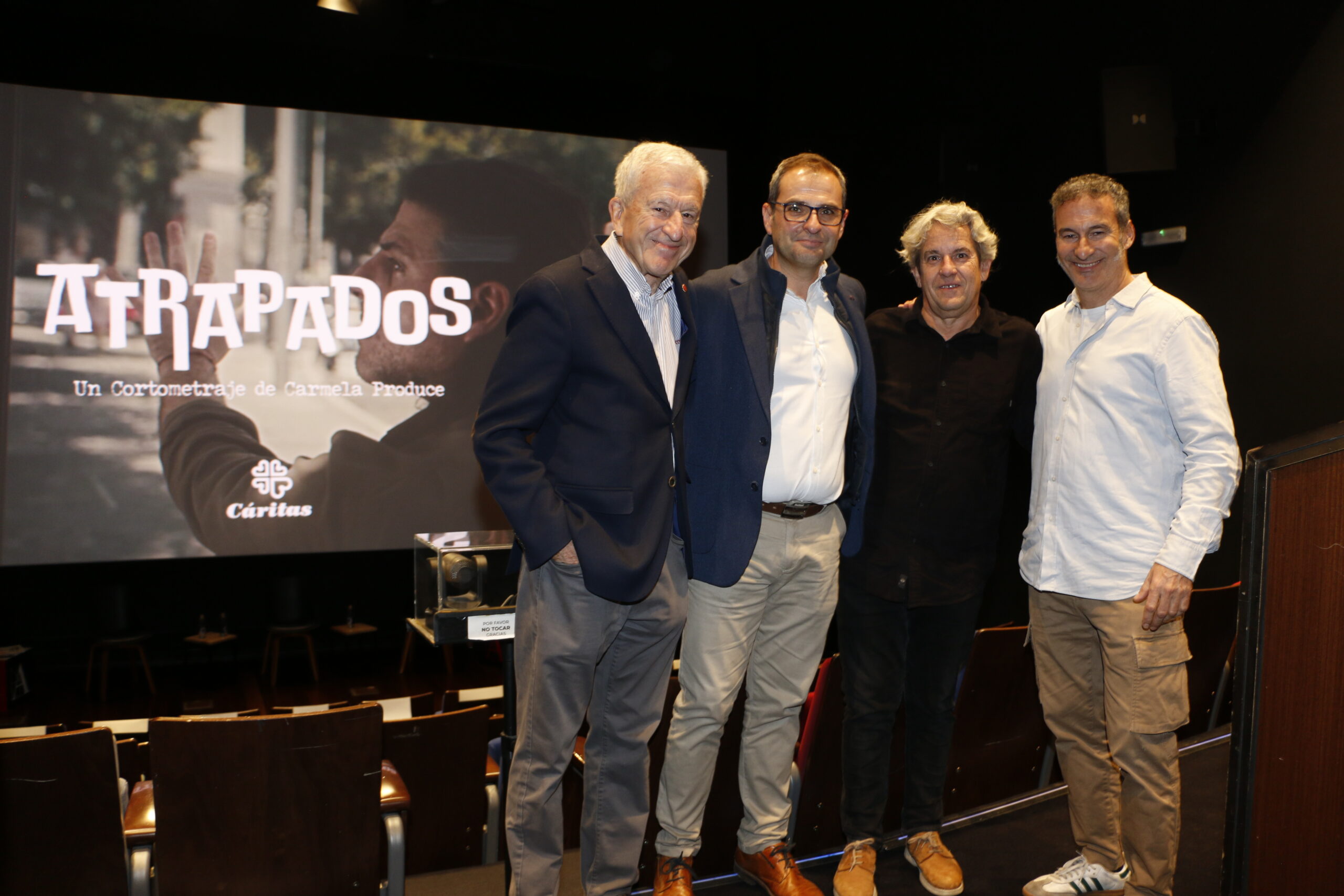 Iñaki Mercero y Cáritas reinterpretan el corto “La Cabina” para ...